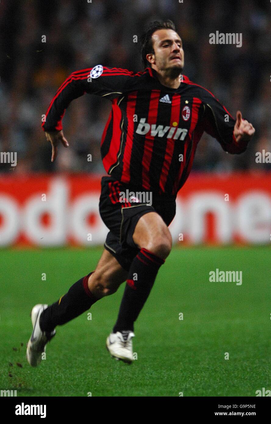 Soccer - UEFA Champions League - First Knockout Round - First Leg - Celtic v AC Milan - Celtic ...