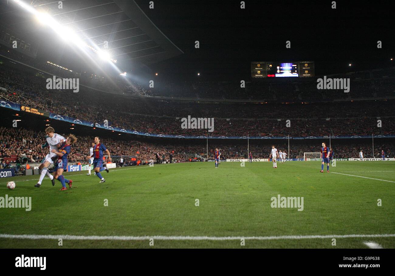 General view of the action during the closing stages of the match Stock ...