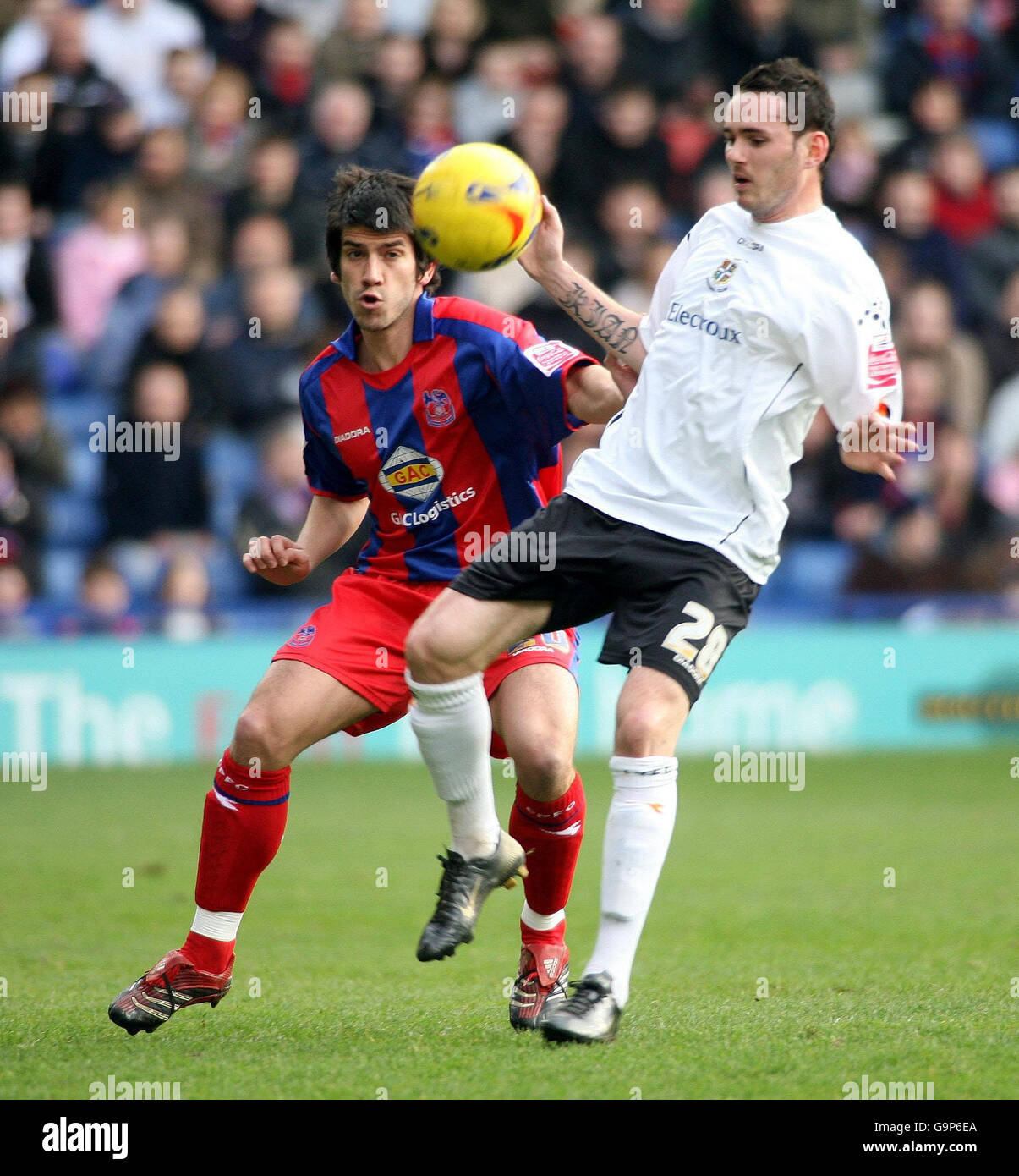 Crystal Palace's Danny Butterfield and Luton Town's David Bell battle ...
