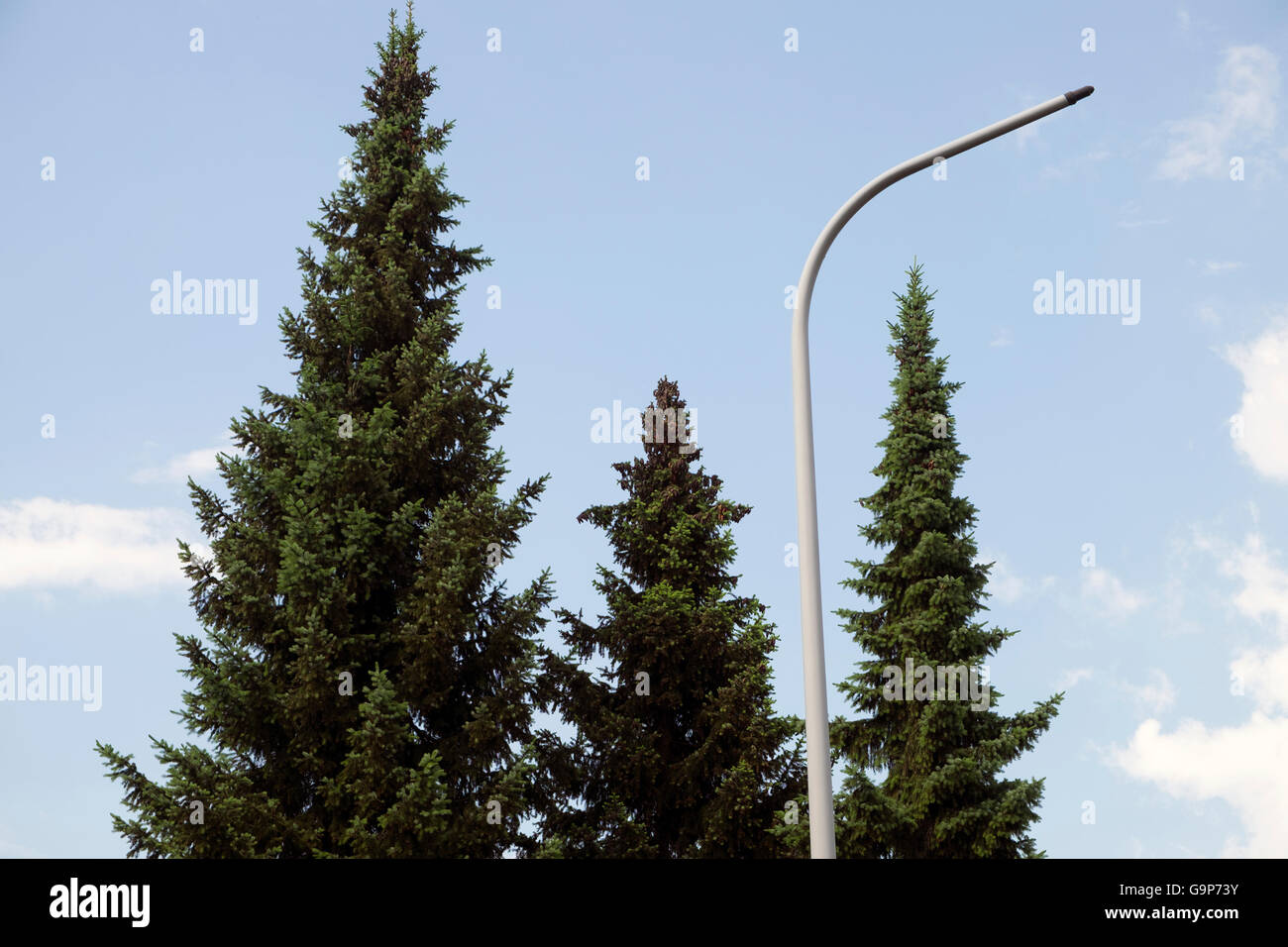 Broken streetlight hi-res stock photography and images - Alamy