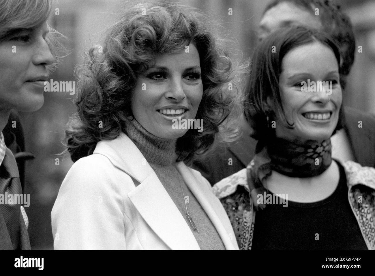 Raquel welch portrait hi-res stock photography and images - Alamy