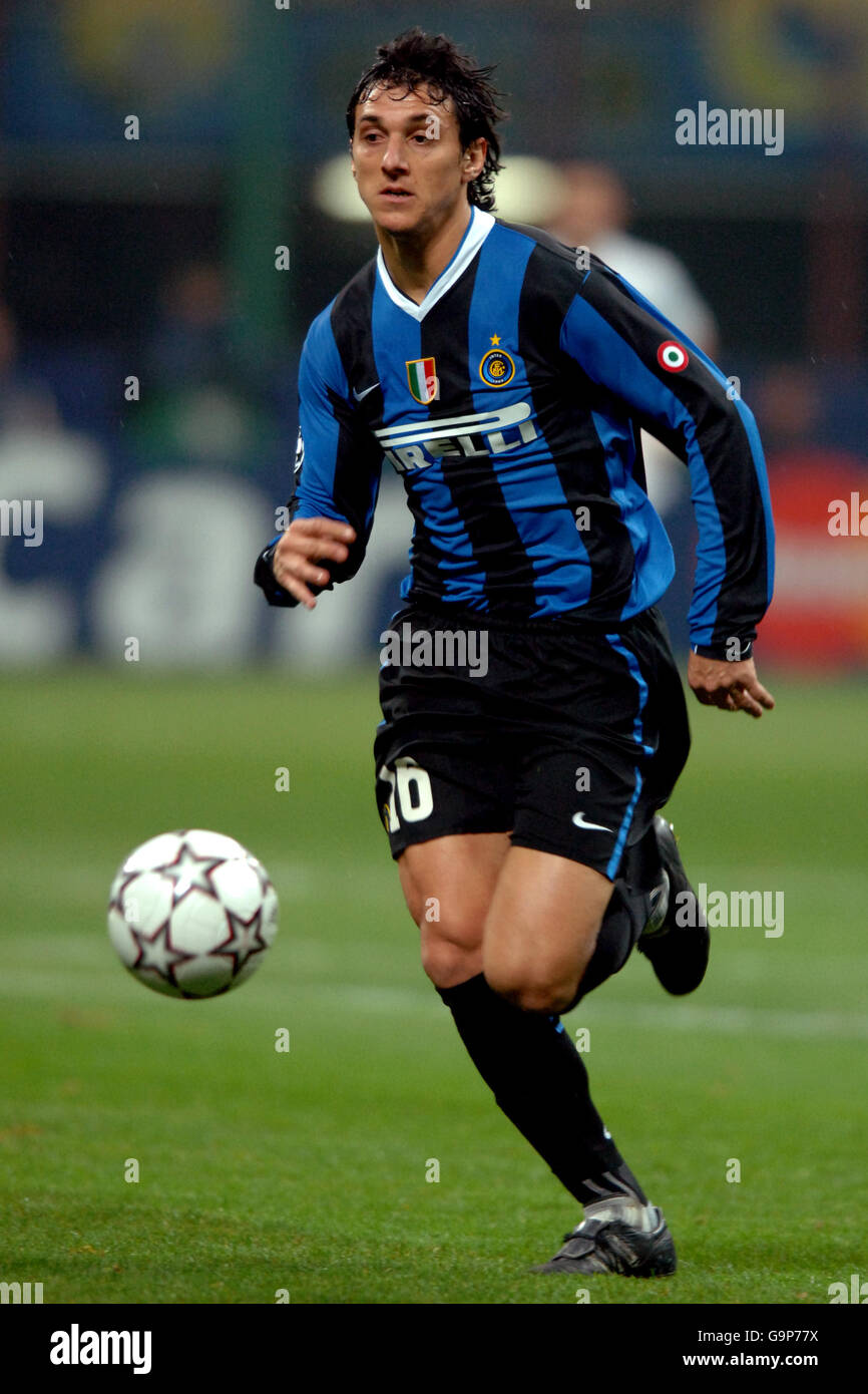 Nicolas burdisso inter hi-res stock photography and images - Alamy
