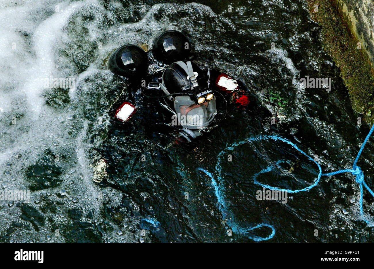 A Garda sub-aqua diver in the Grand Canal at Clondalkin, Dublin ...