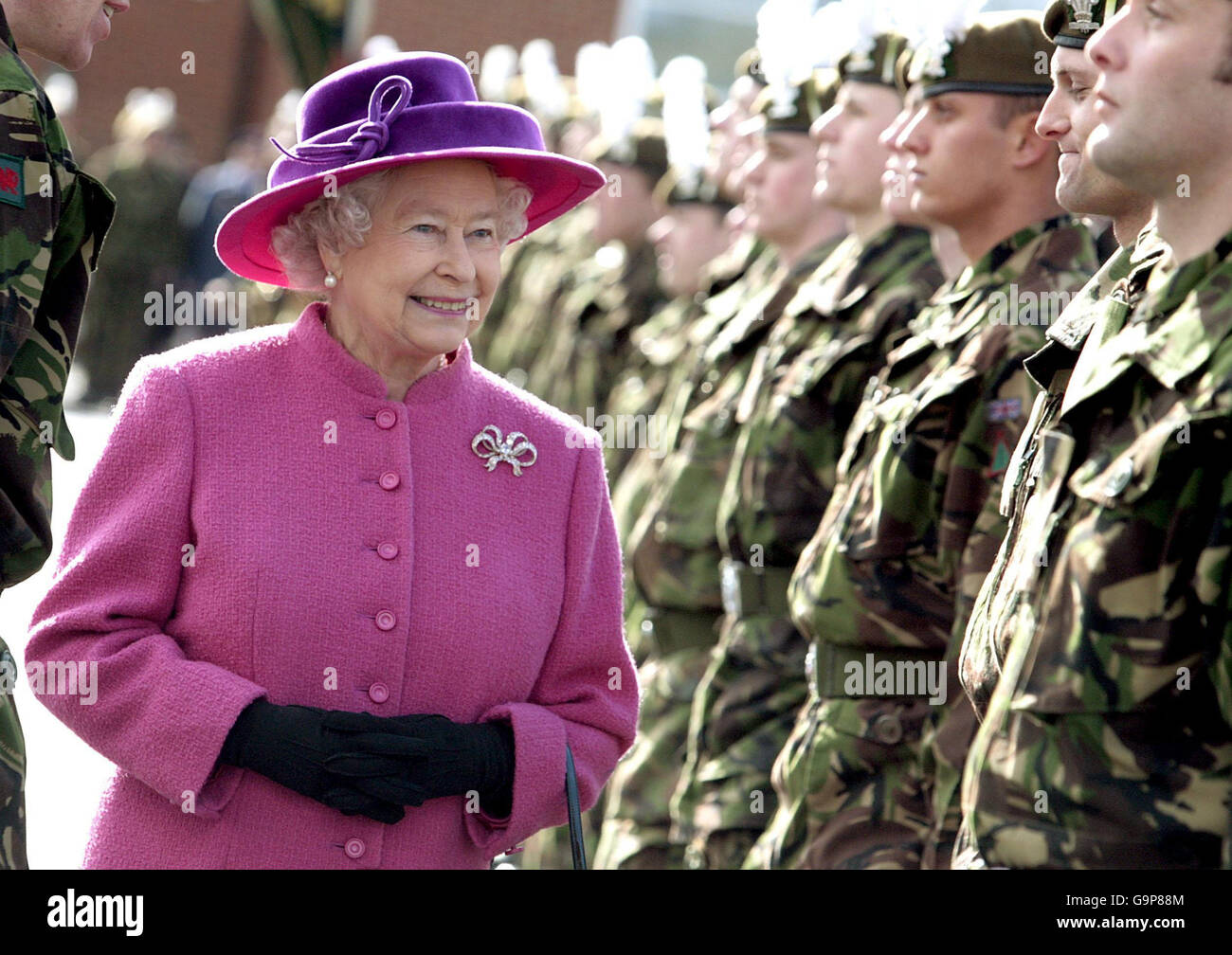 Britain's Queen Elizabeth II visits 2nd Battalion The Royal Welsh ...