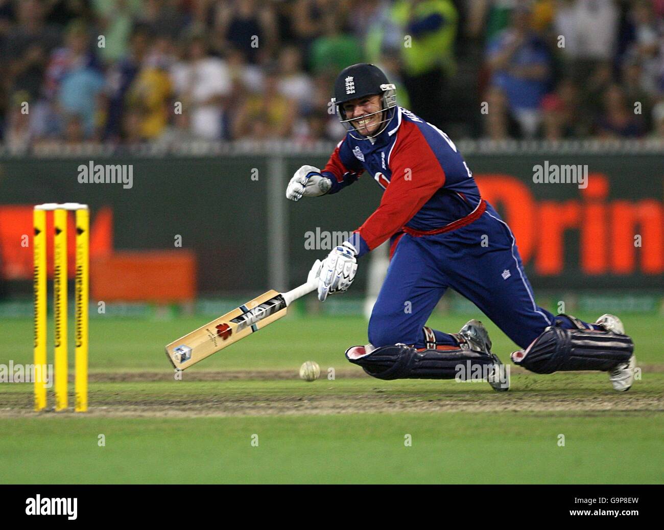 Ball full length grimace crease hi-res stock photography and images - Alamy