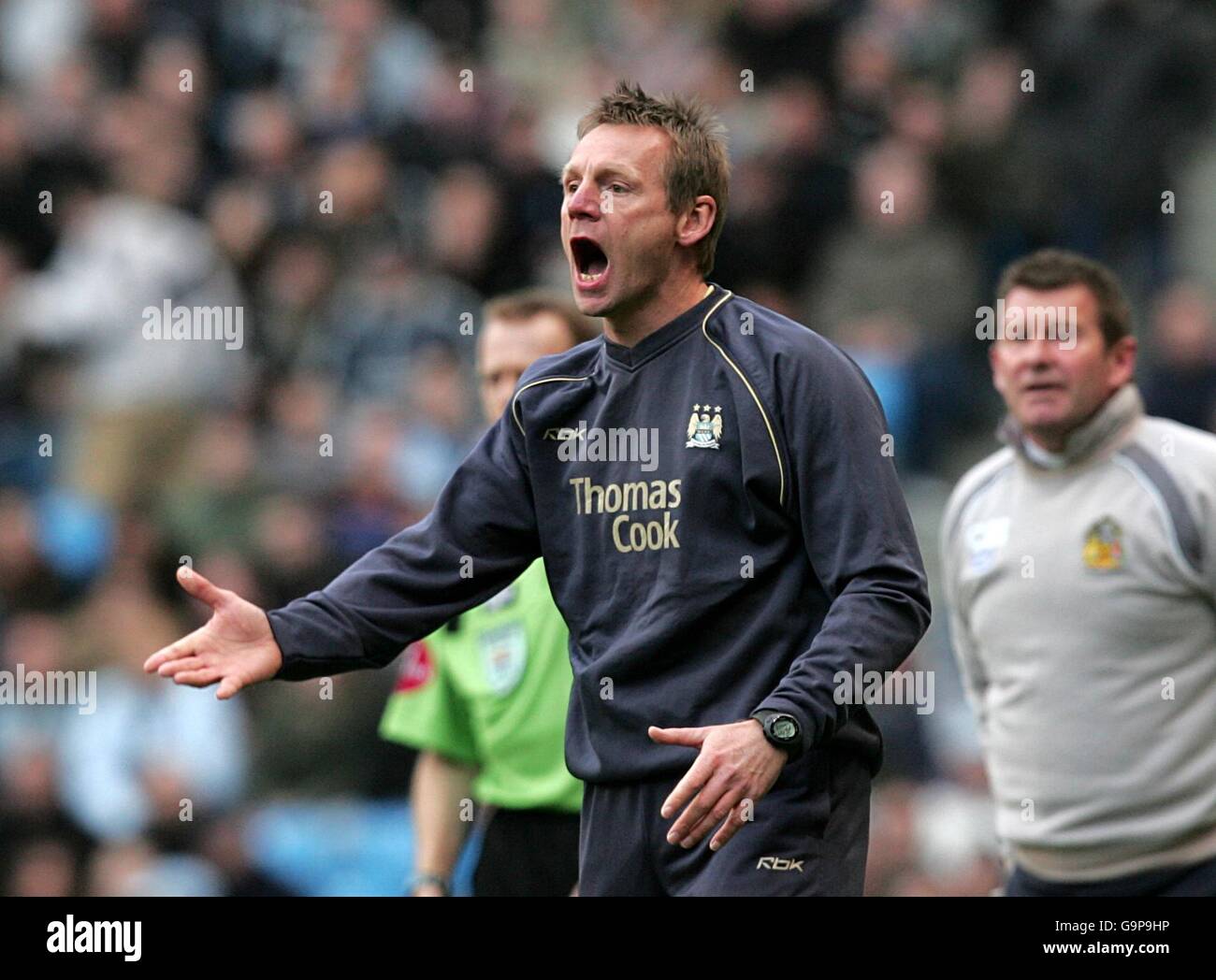 Football top half frustration hi-res stock photography and images - Alamy