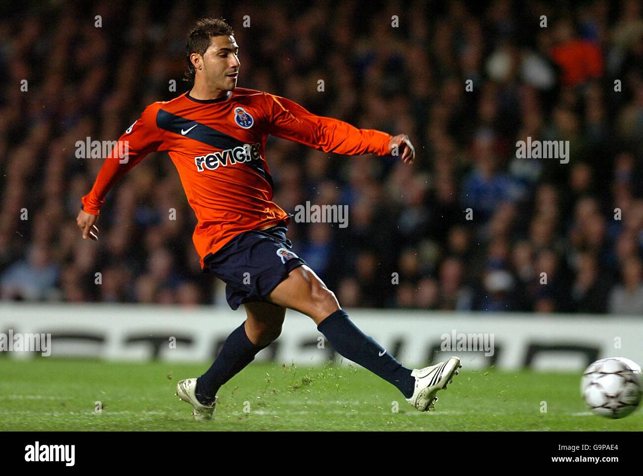 Ricardo quaresma chelsea hi-res stock photography and images - Alamy