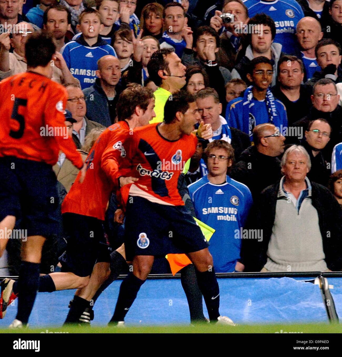 Ricardo quaresma chelsea hi-res stock photography and images - Alamy