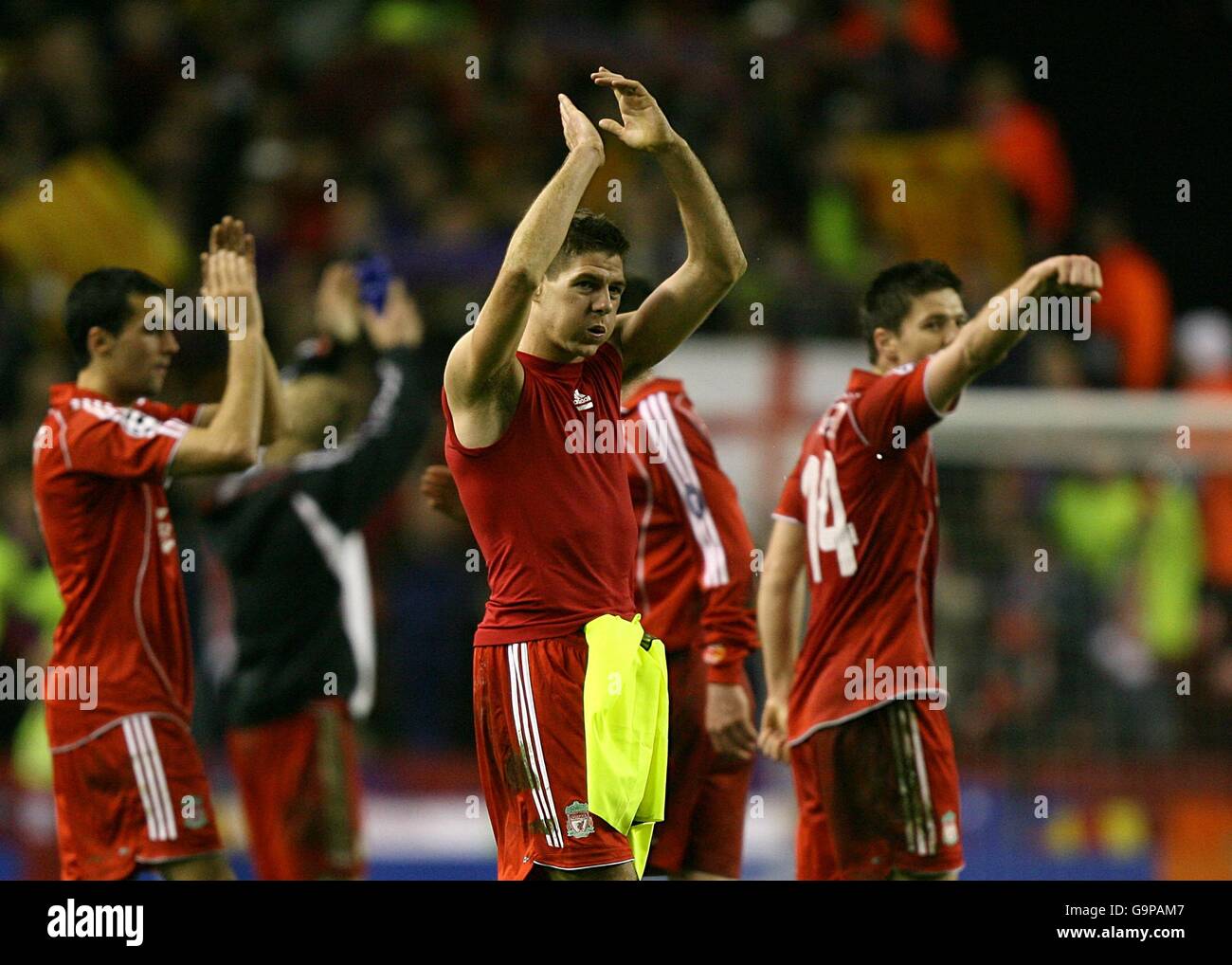 L r liverpools alvaro arbeloa hi-res stock photography and images - Alamy