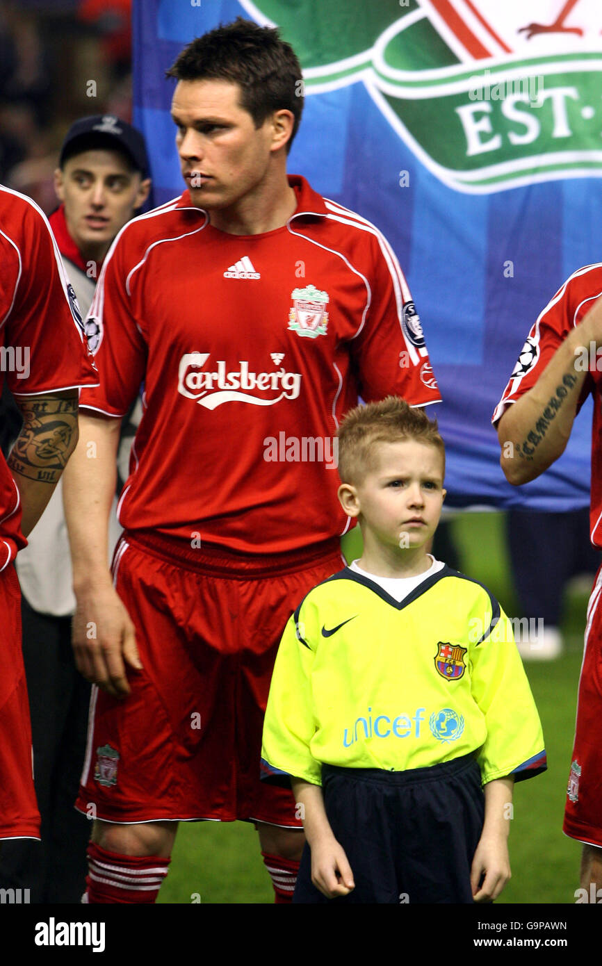 Liverpools steve finnan lines up before kick off hi-res stock ...