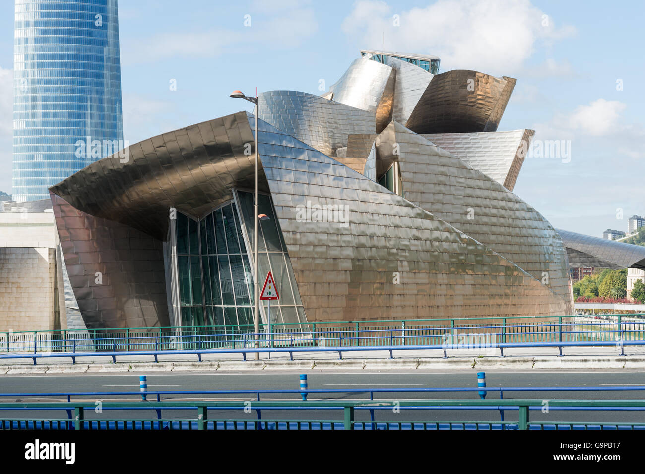 Bilbao contemporary architecture hi-res stock photography and images ...