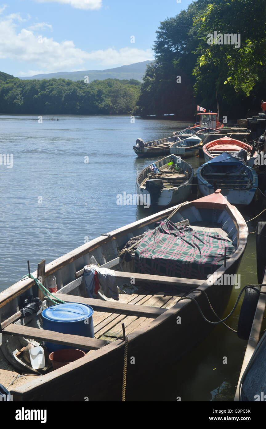 Sea pirogue hi-res stock photography and images - Alamy