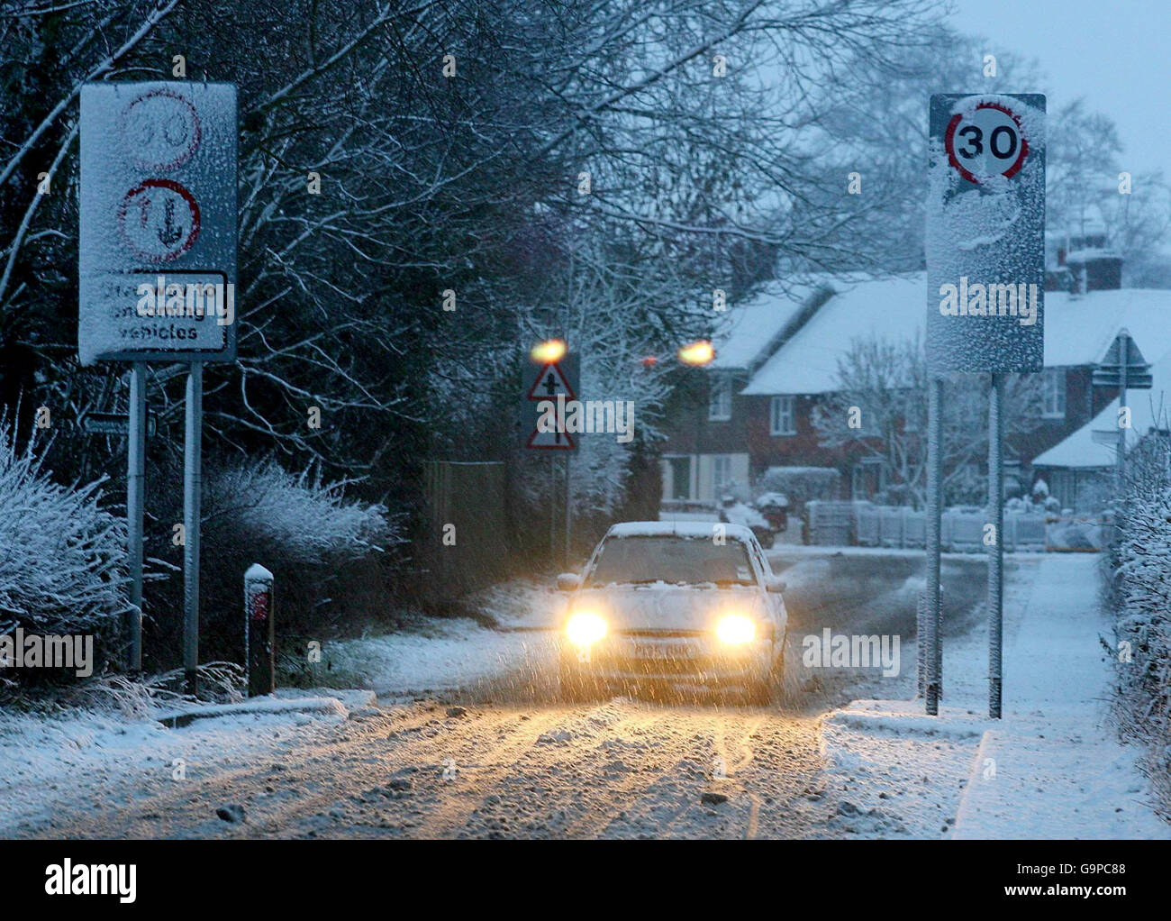 Drivers face difficult conditions in Great Chart, Kent, after heavy ...