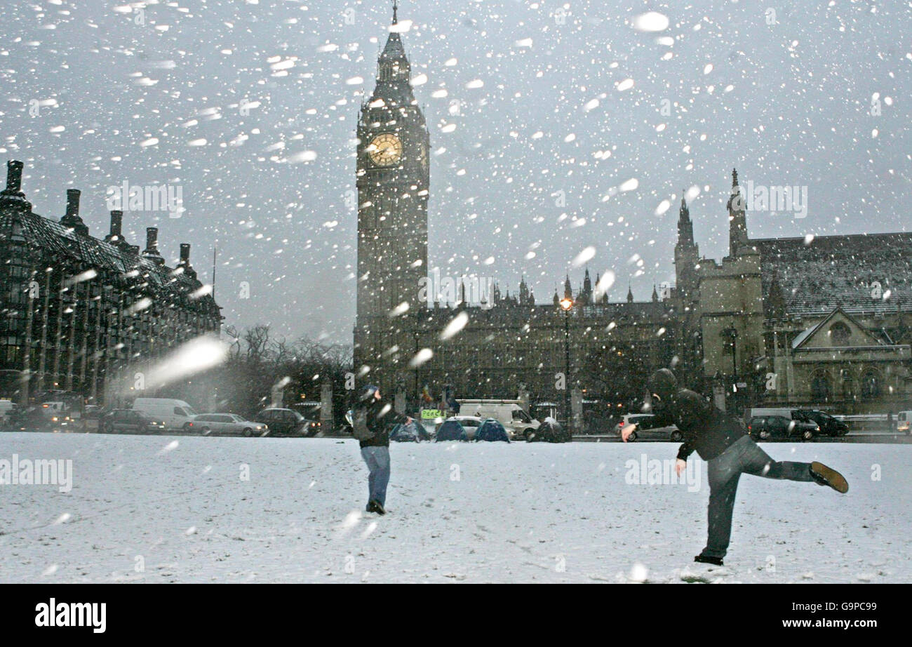 Heavy snowfall across the UK Stock Photo - Alamy
