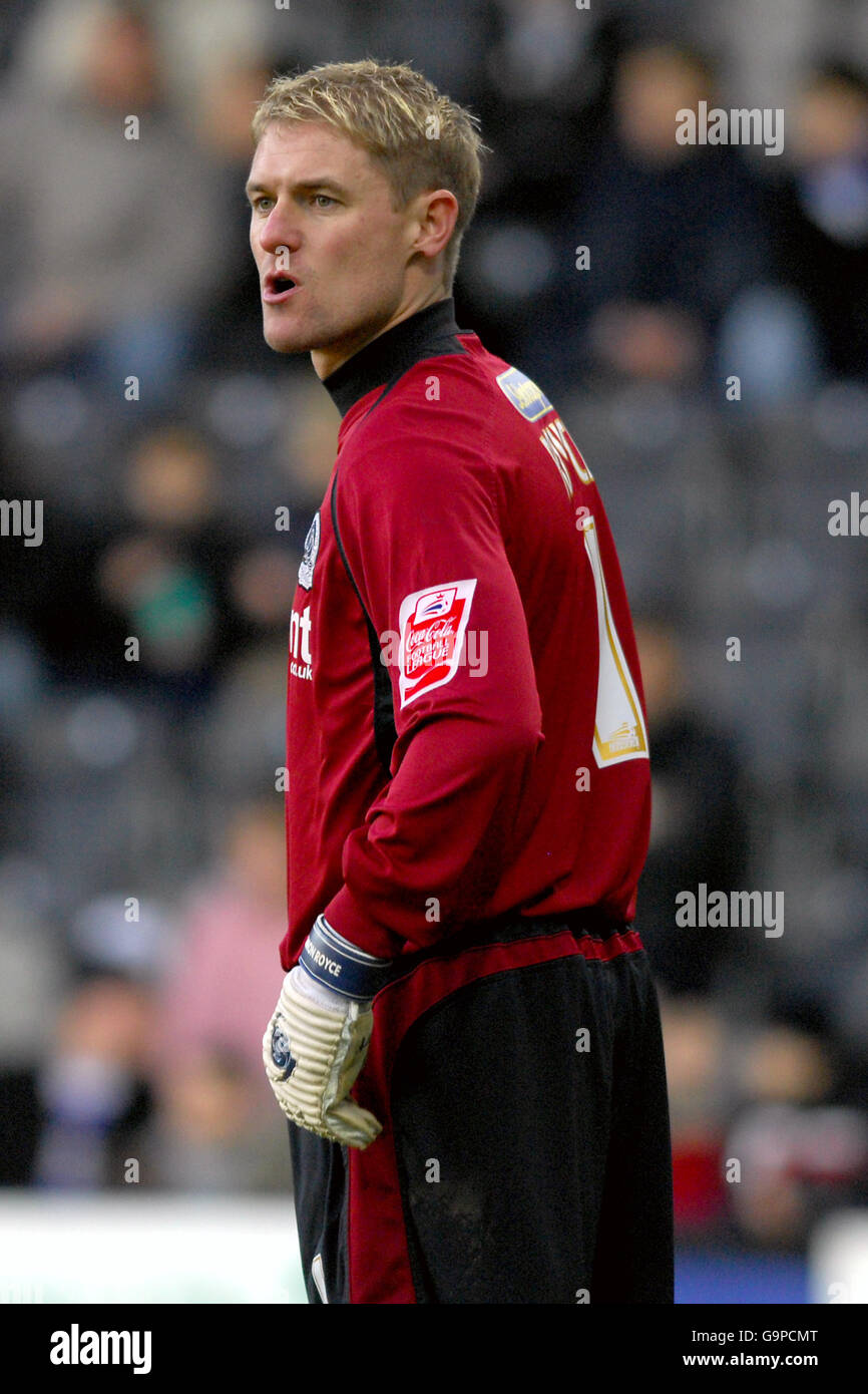 Simon royce hi-res stock photography and images - Alamy