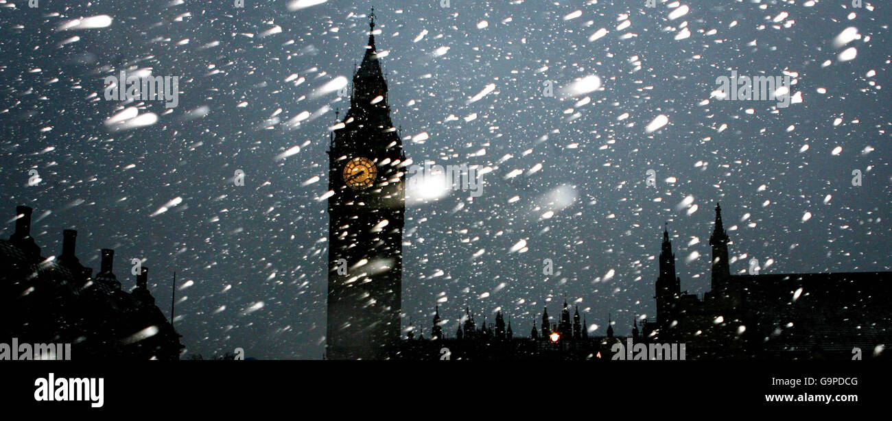 Big Ben in London during heavy snowfall Stock Photo - Alamy