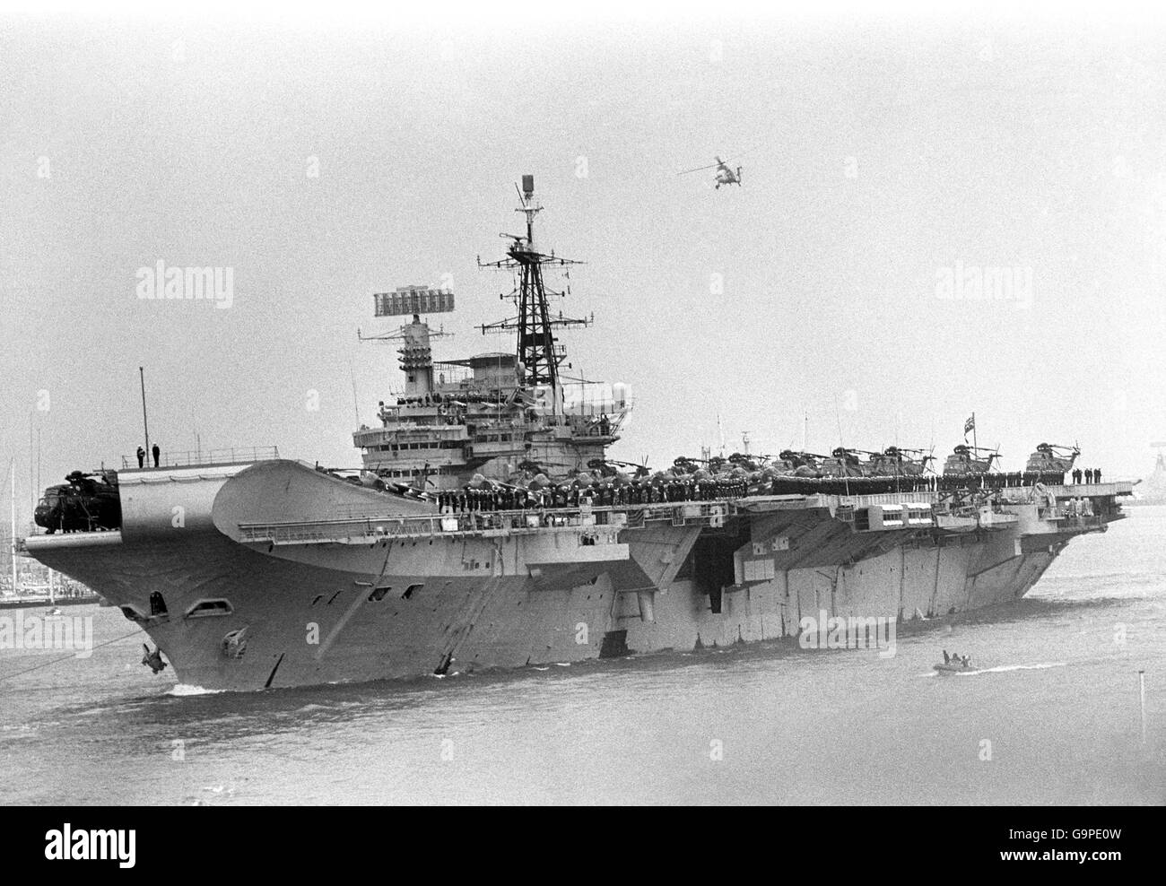 Falklands War - HMS Hermes Stock Photo - Alamy