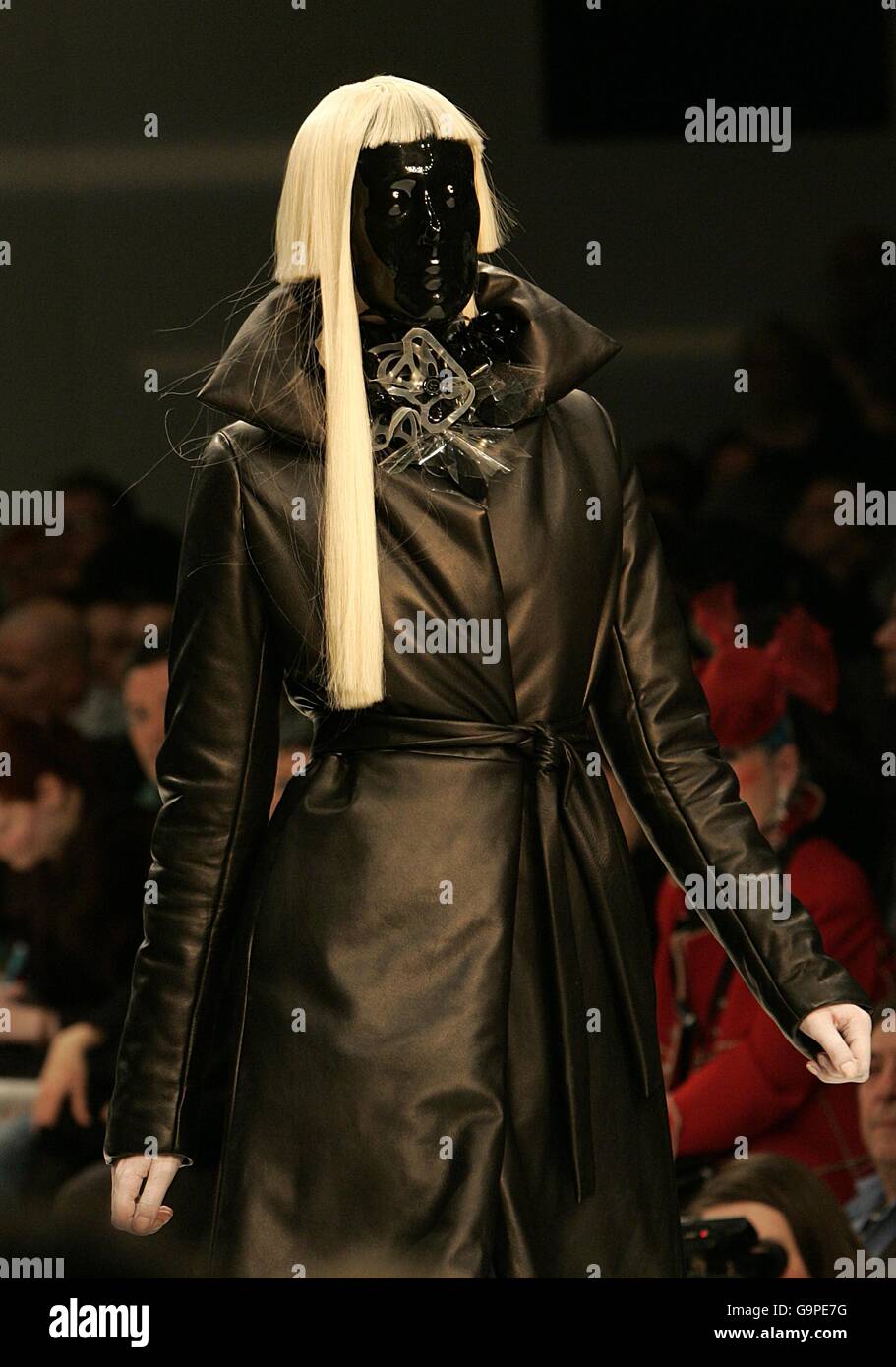 Gareth pugh 2007 hi-res stock photography and images - Alamy