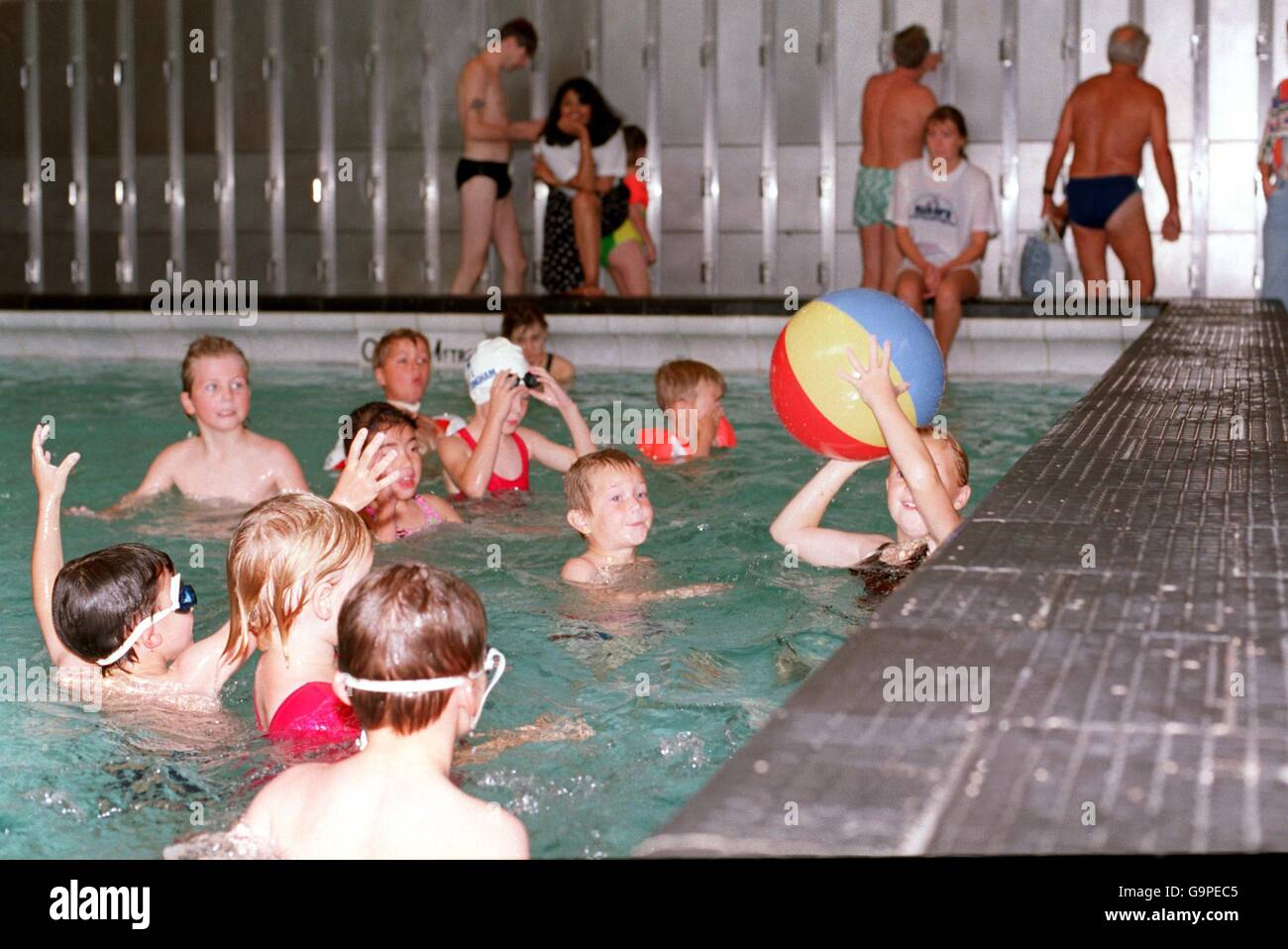 Pool party london hi-res stock photography and images - Alamy