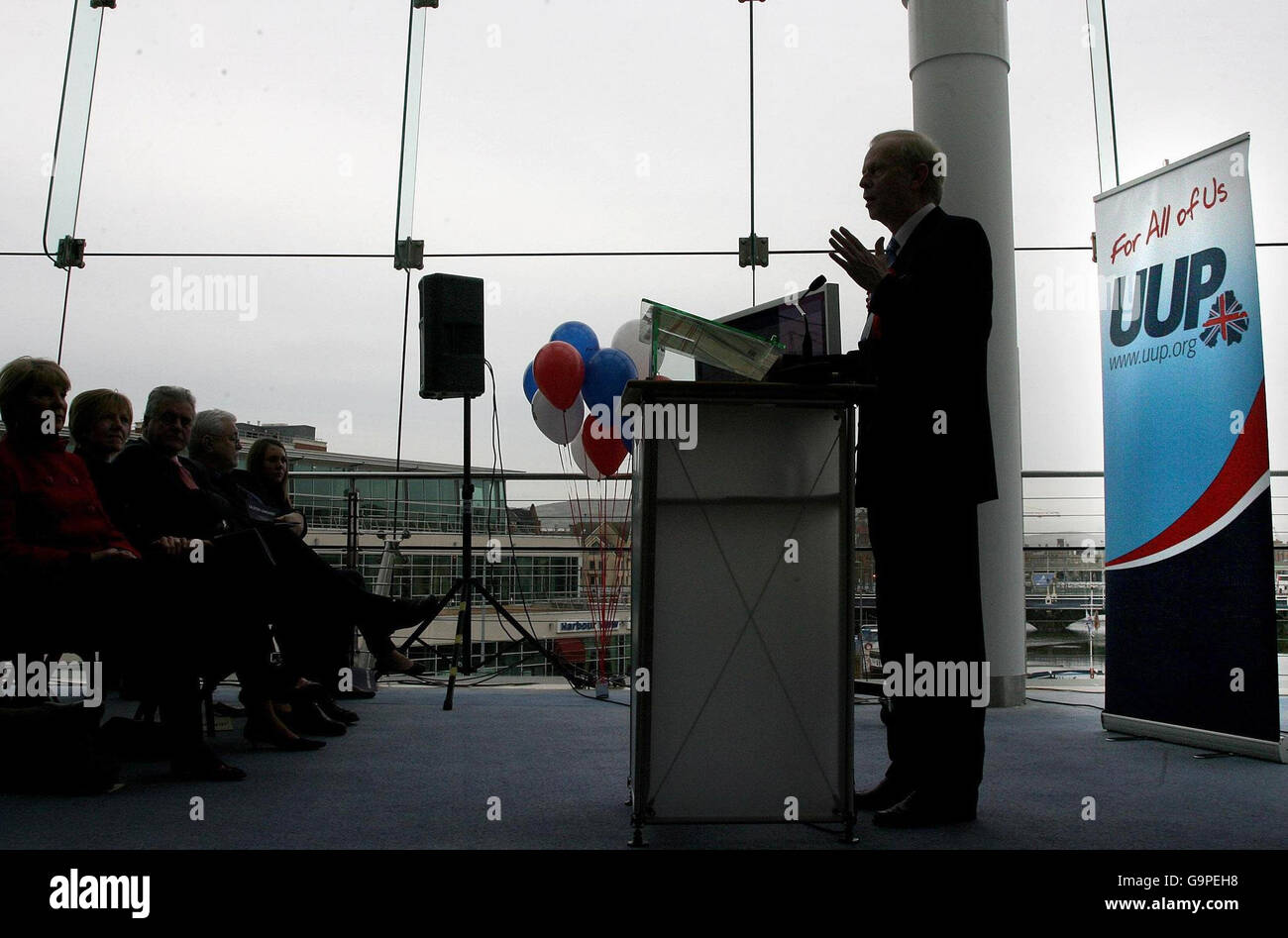 Politics speaking gesturing silhouette hi-res stock photography and ...