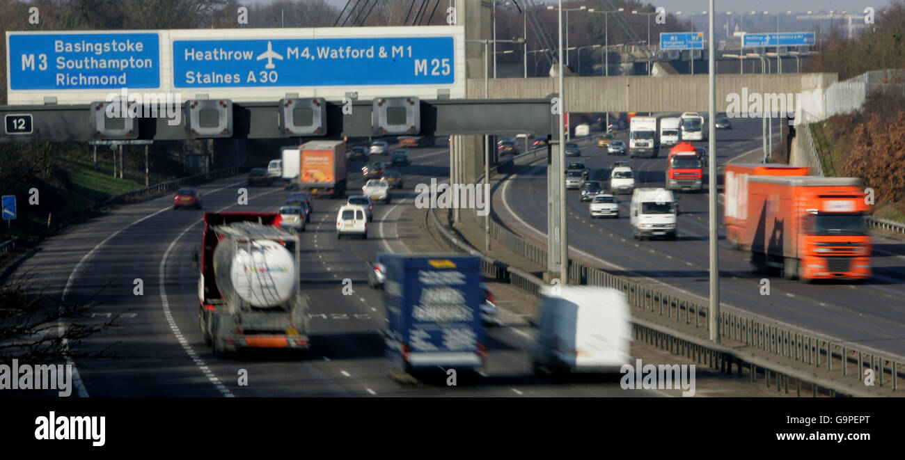 Generic transport pics. M25 near its junction with M3 at Staines Stock ...