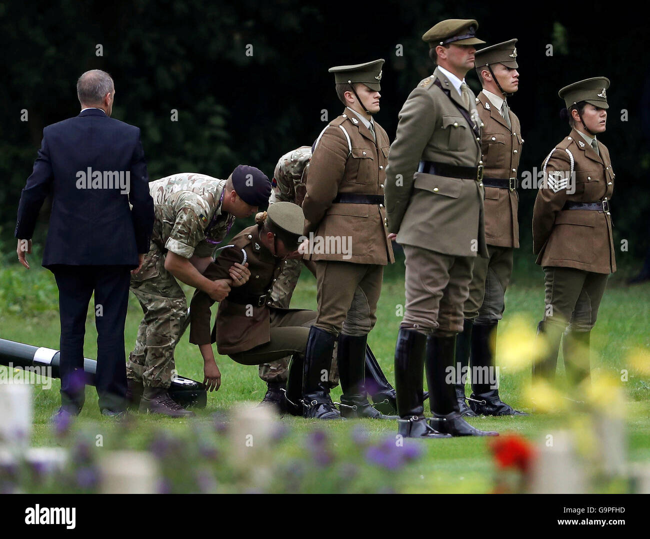 Fainting soldier hi-res stock photography and images - Alamy