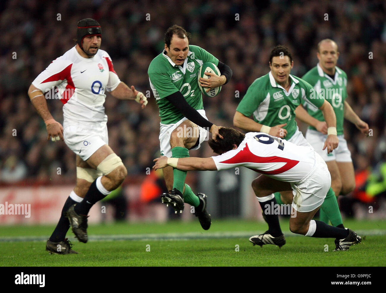 Full length ball running mangsb hi-res stock photography and images - Alamy