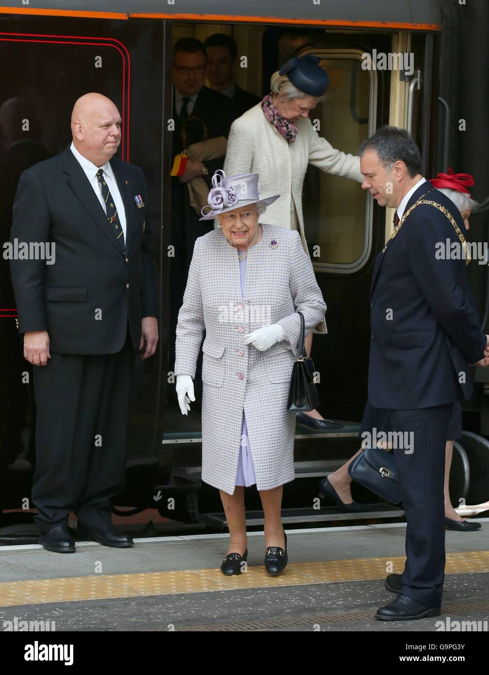 Queen Elizabeth II arrives by train at Edinburgh Waverley railway ...