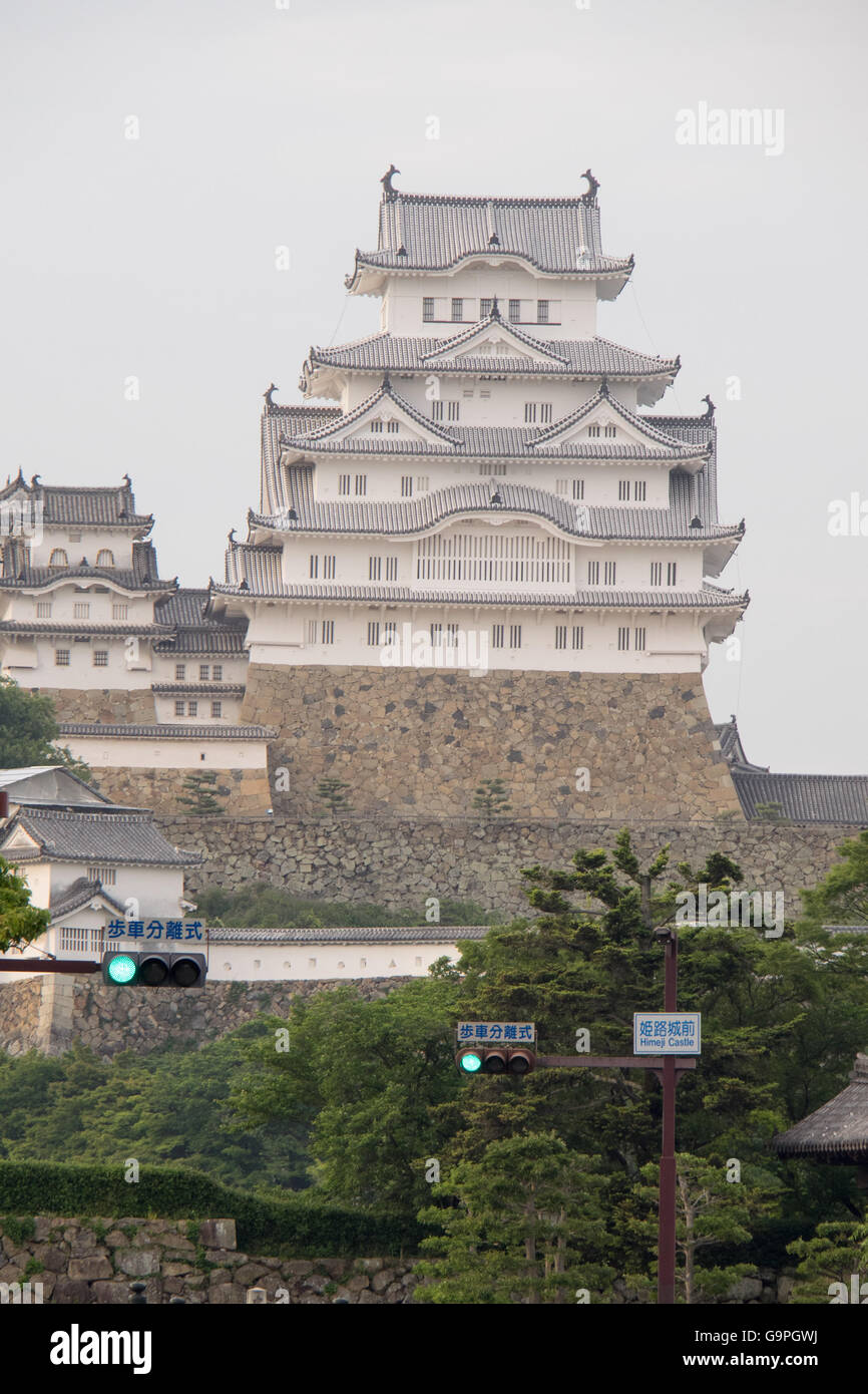 Himeji castle himeji japan roof hi-res stock photography and images - Alamy