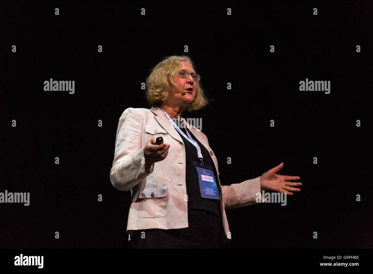 Helen elizabeth hi-res stock photography and images - Alamy