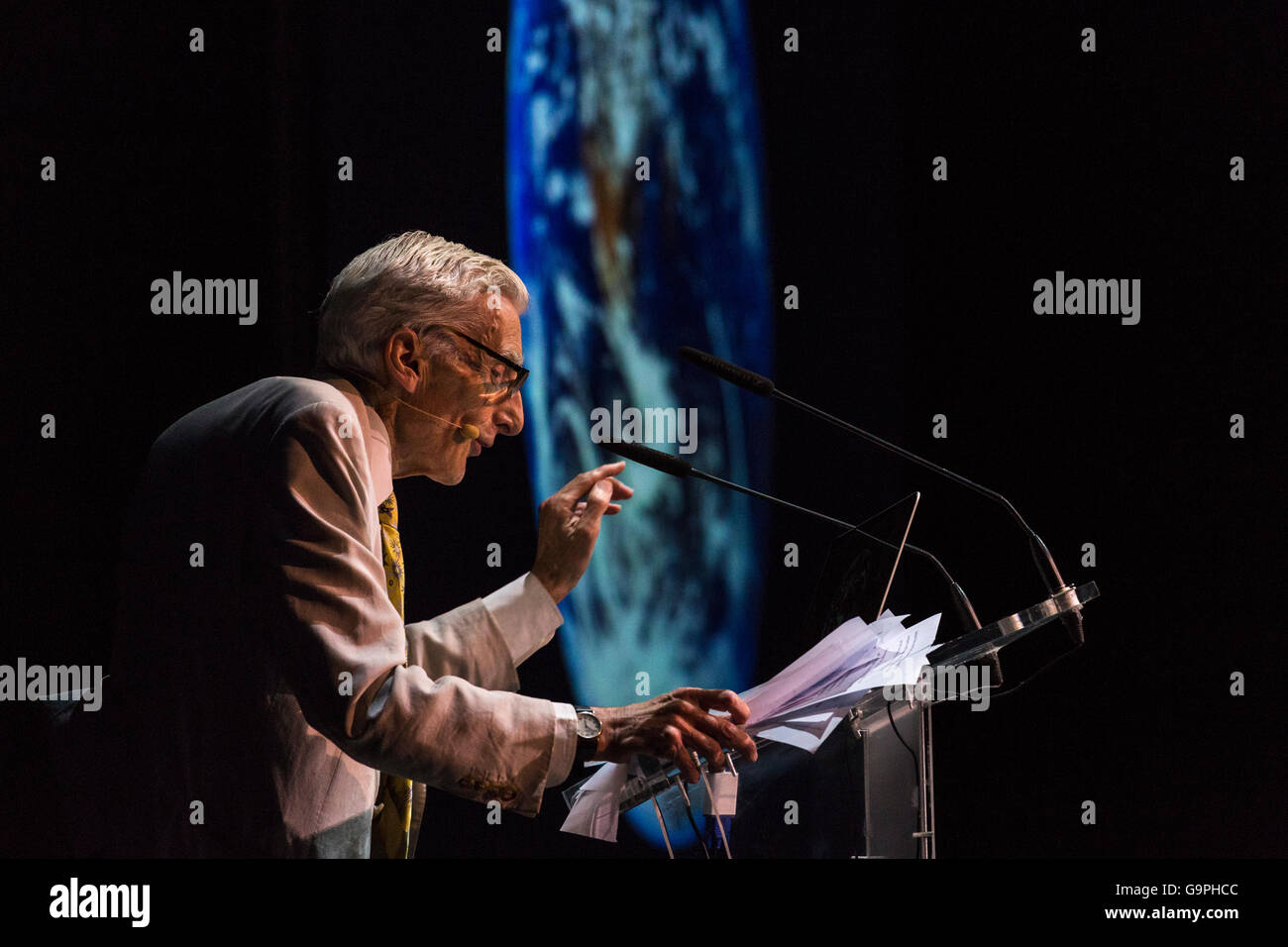 Martin John Rees, Baron Rees of Ludlow, OM, Kt, FRS, FREng, FMedSci ...