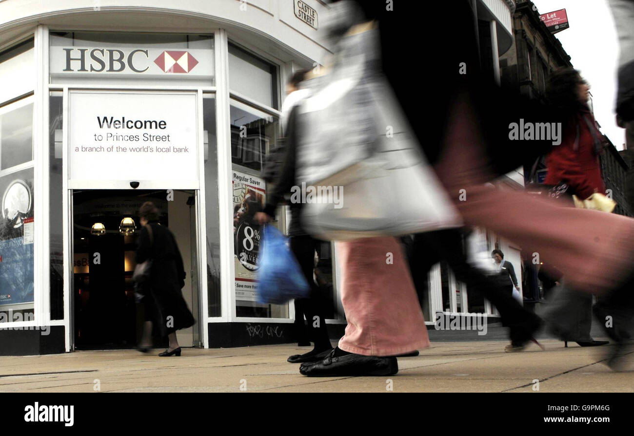 Hsbc reports profits hi-res stock photography and images - Alamy