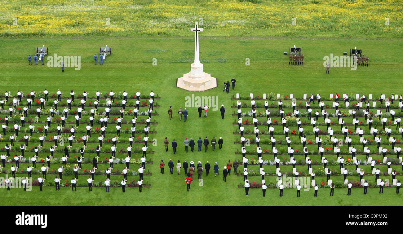 Dignitaries prepare hi-res stock photography and images - Alamy