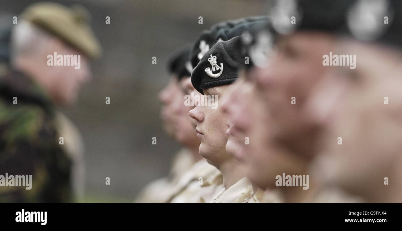 Soldiers with medals hi-res stock photography and images - Alamy