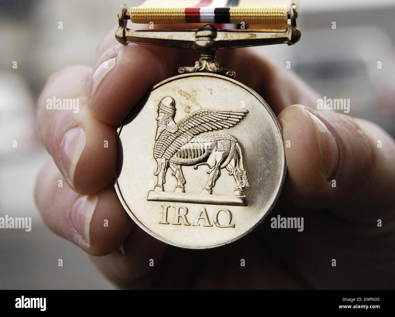 Soldiers get medals Stock Photo - Alamy