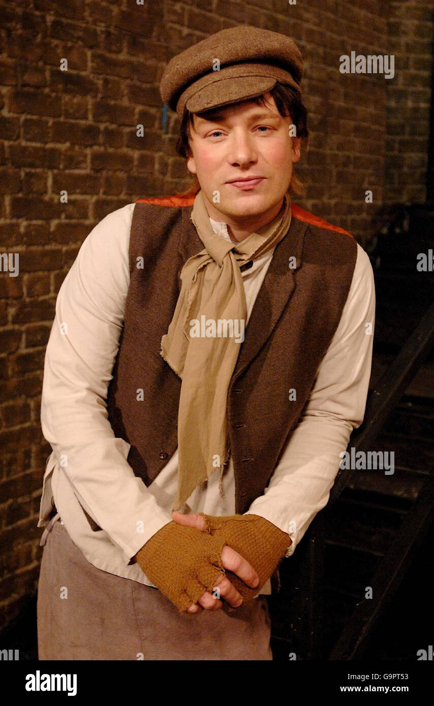 Oliver twist filming hi-res stock photography and images - Alamy