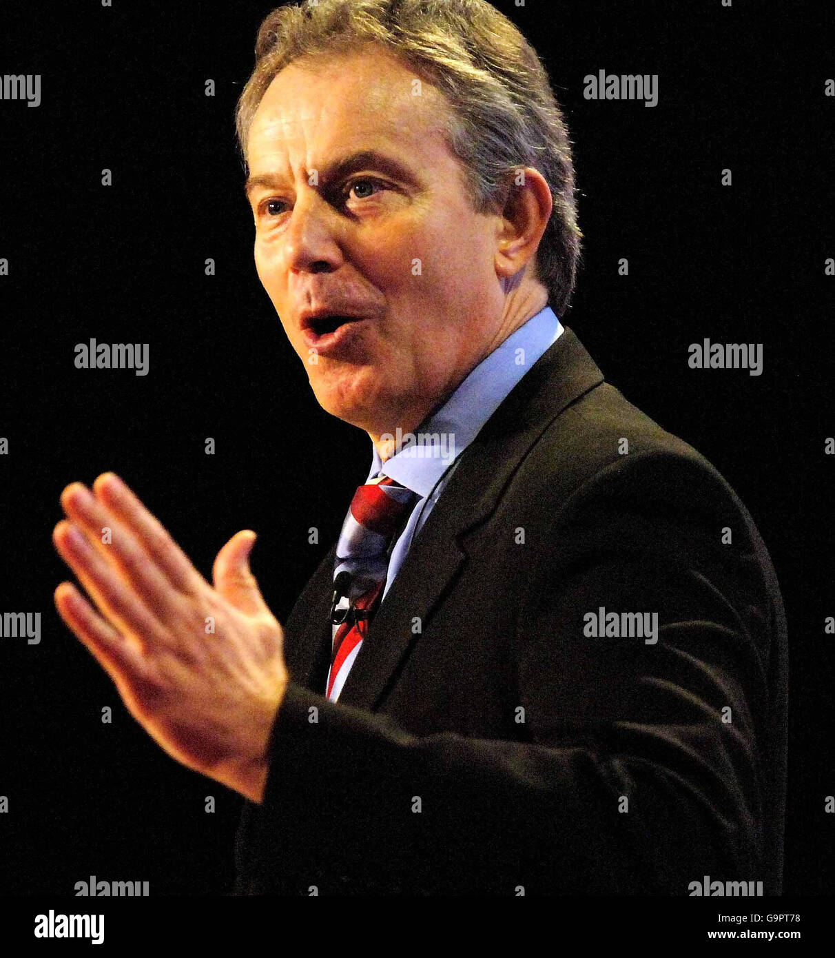 Prime minister tony blair during speech hi-res stock photography and ...