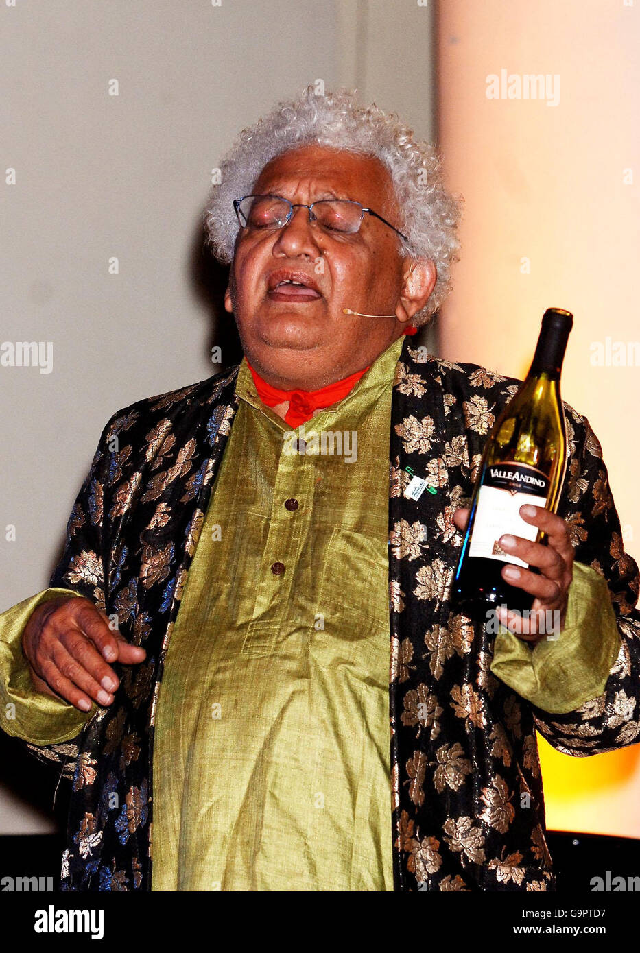 Macmillan cancer support parliamentary palace of varieties hi-res stock ...