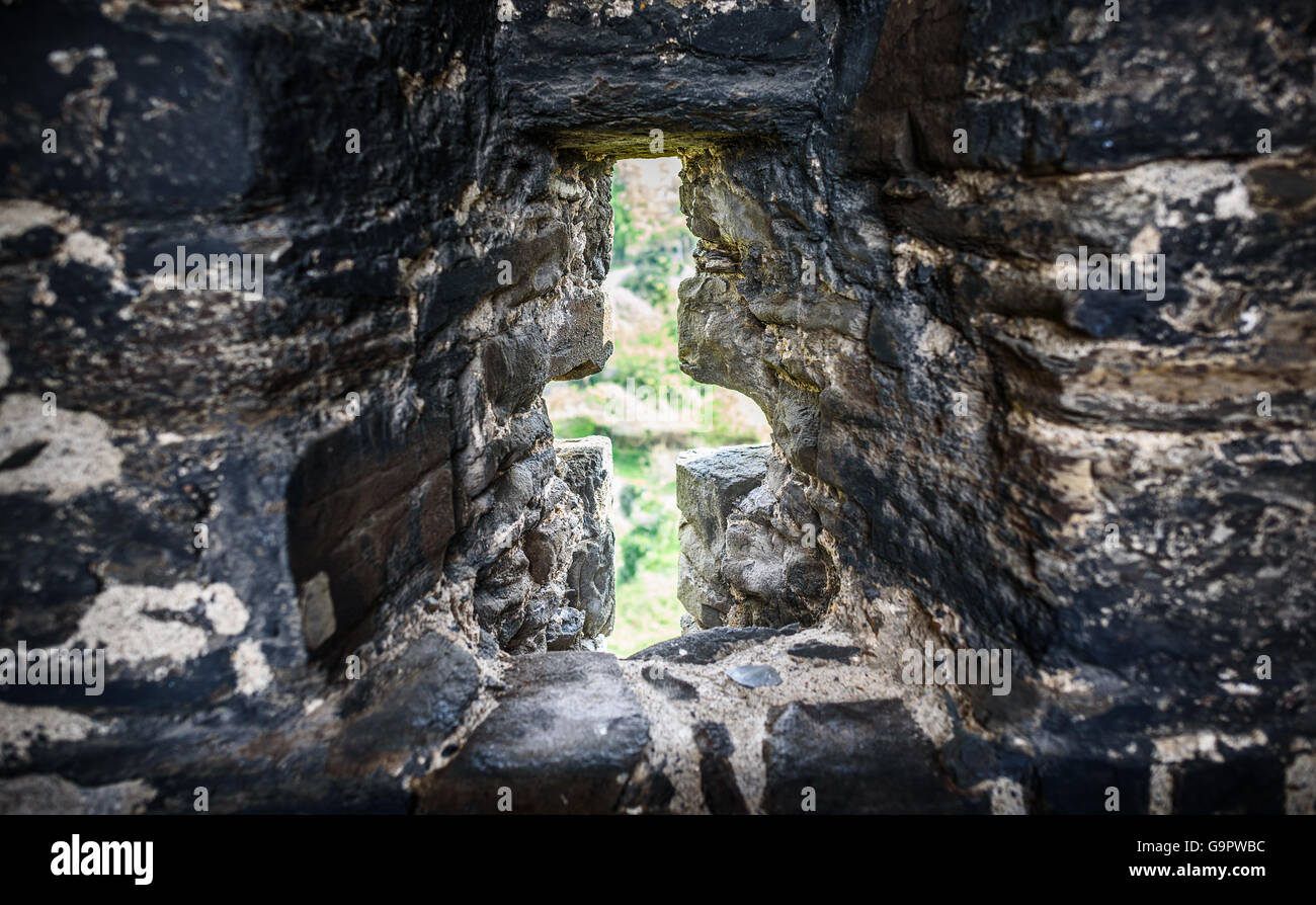 Arrow slit window hi-res stock photography and images - Alamy