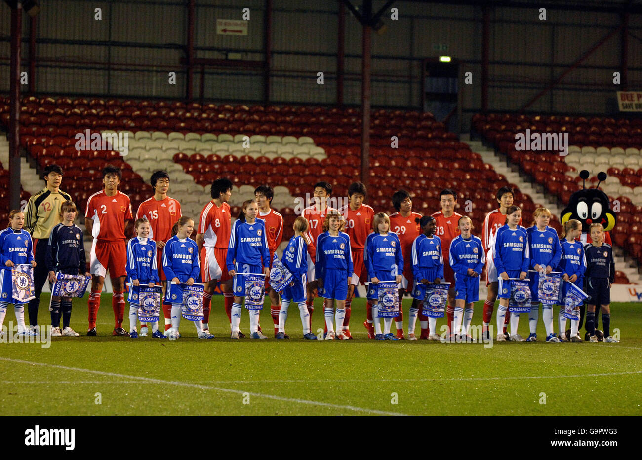 The chelsea team line up hi-res stock photography and images - Alamy