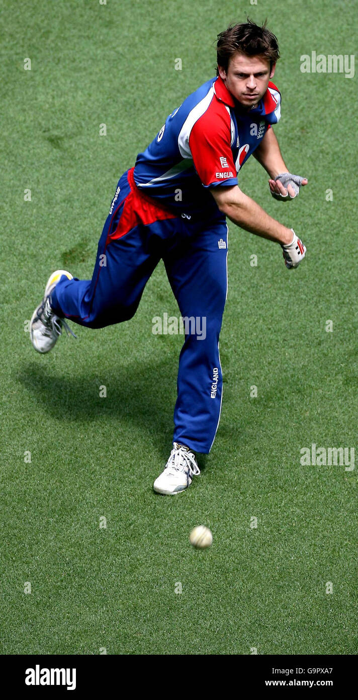 Cricket - Ashes Tour - Nets Training Session - MCG. England's Ed Joyce ...