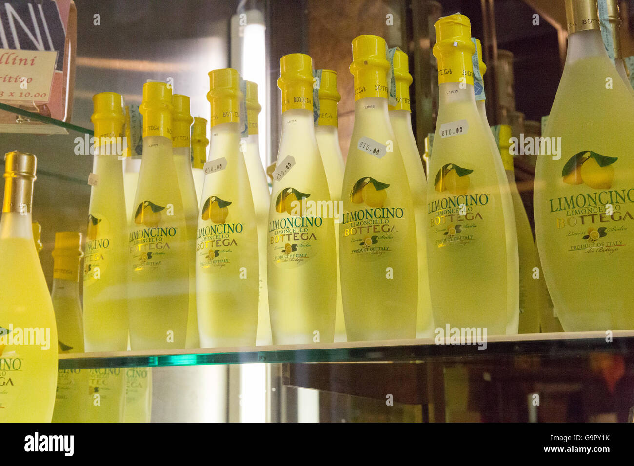 Limoncino hi-res stock photography and images - Alamy