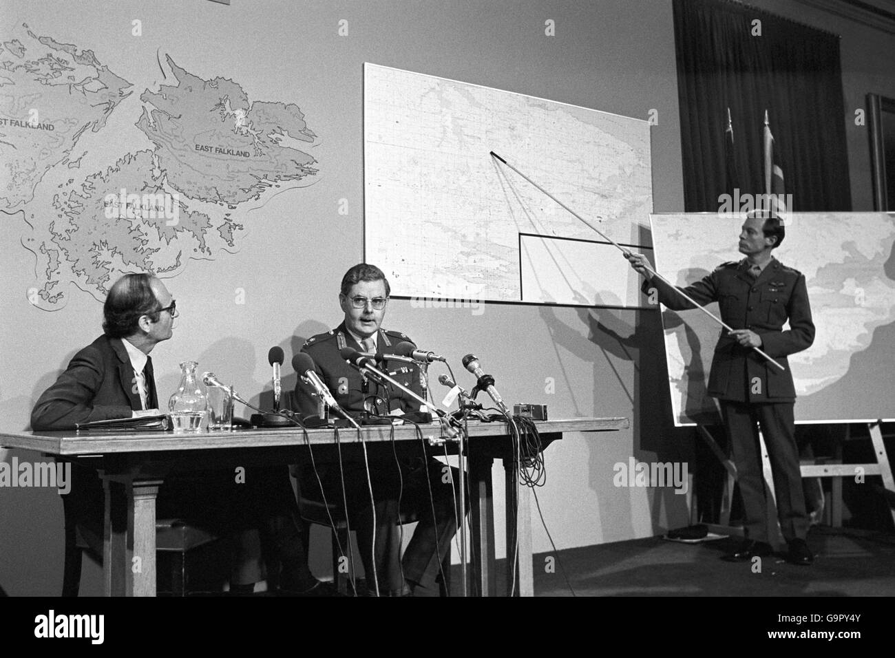 Falklands map war Black and White Stock Photos & Images - Alamy