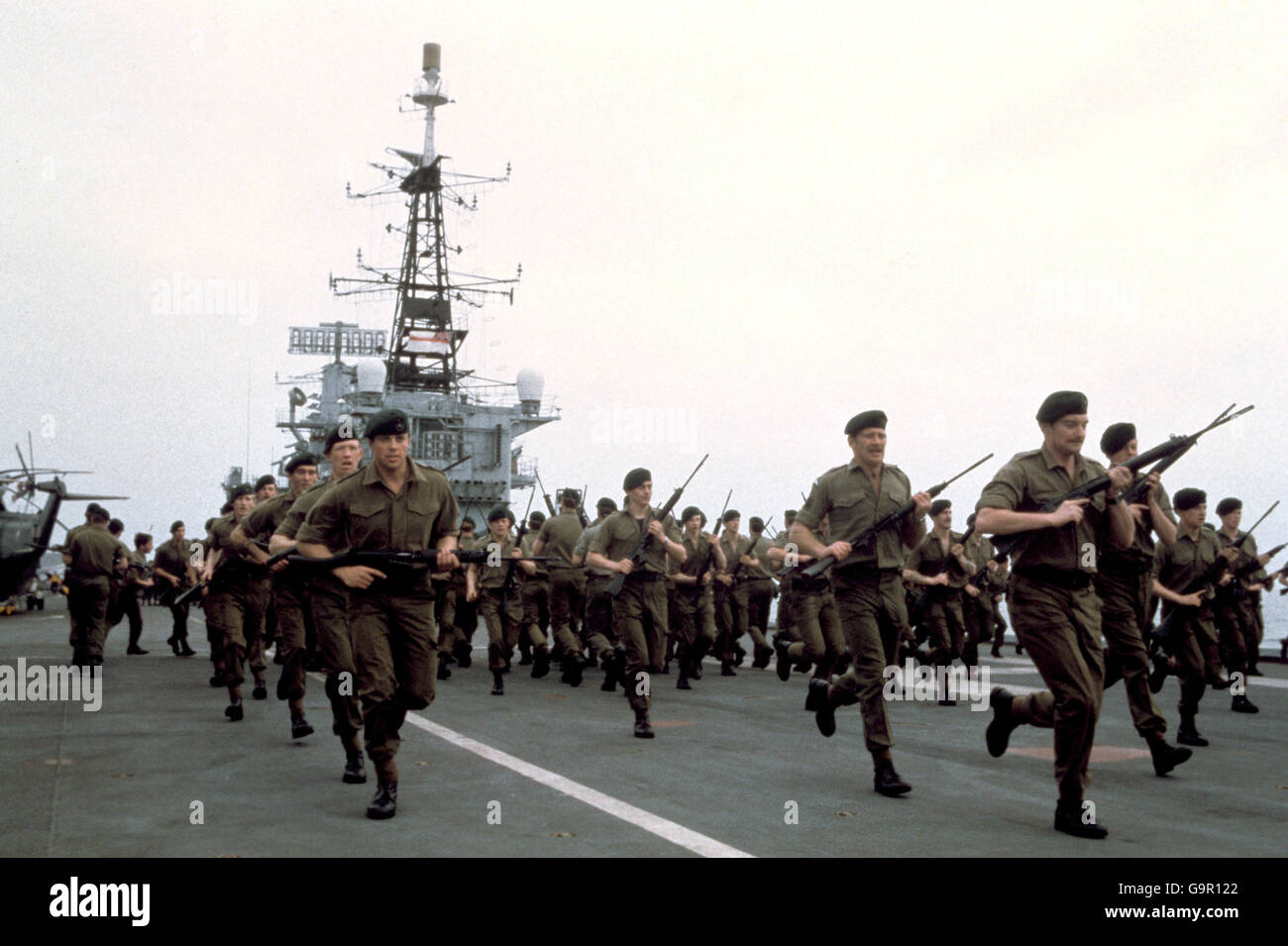 Falklands war royal marines on hi-res stock photography and images - Alamy