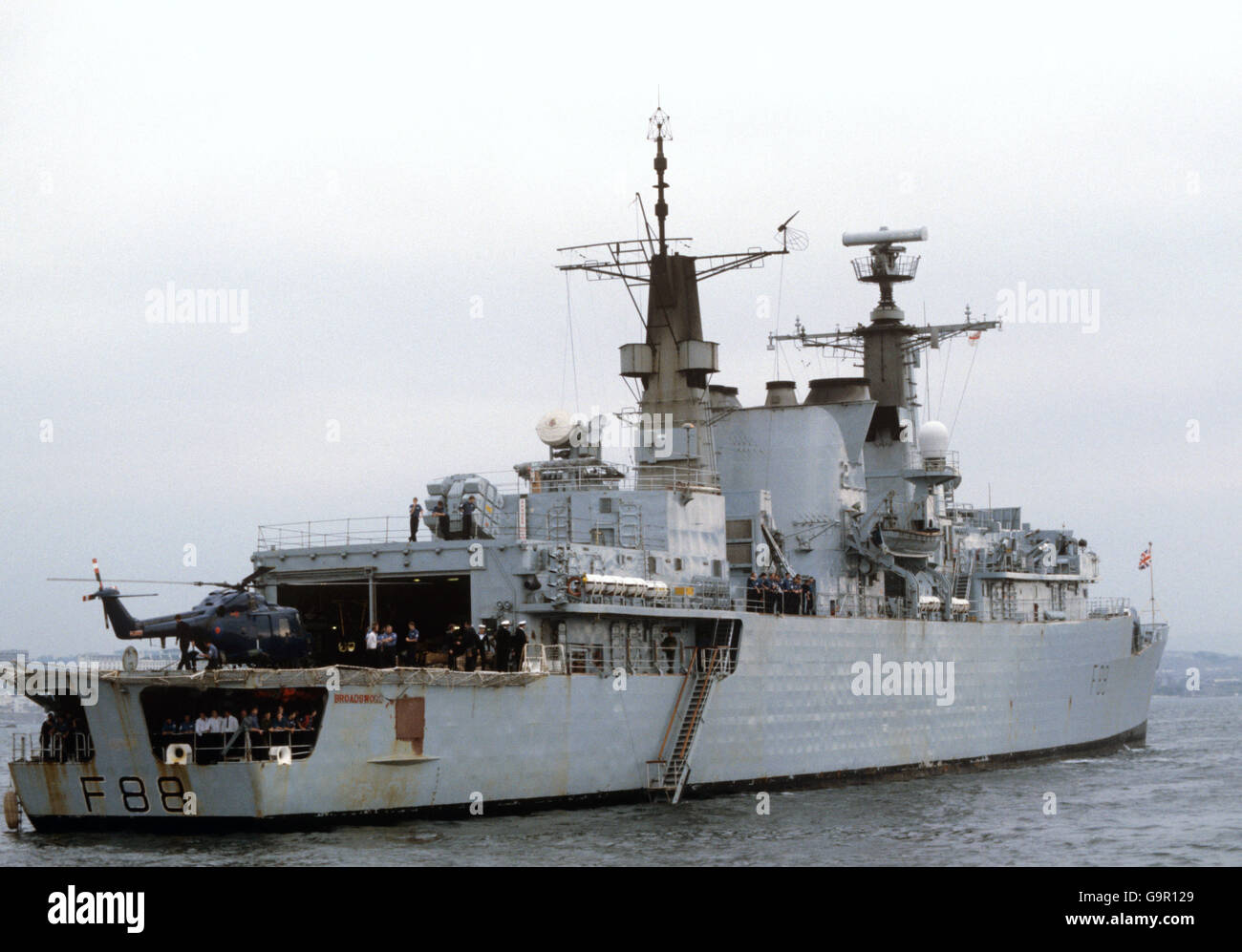 Type 22 Frigate HMS Broadsword arriving at her home port of Devonport ...