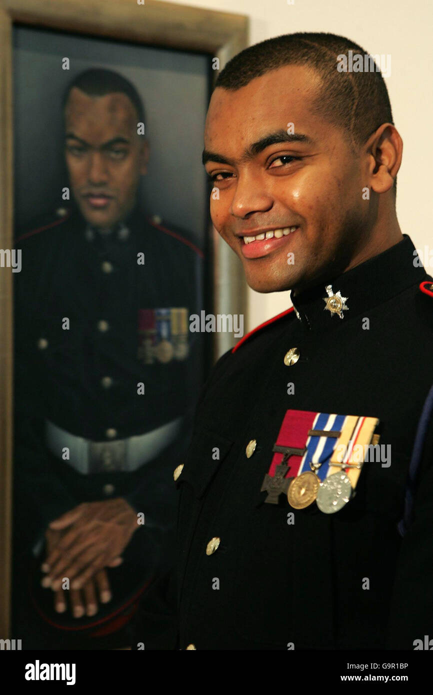 V.C. soldier's portrait unveiled Stock Photo - Alamy