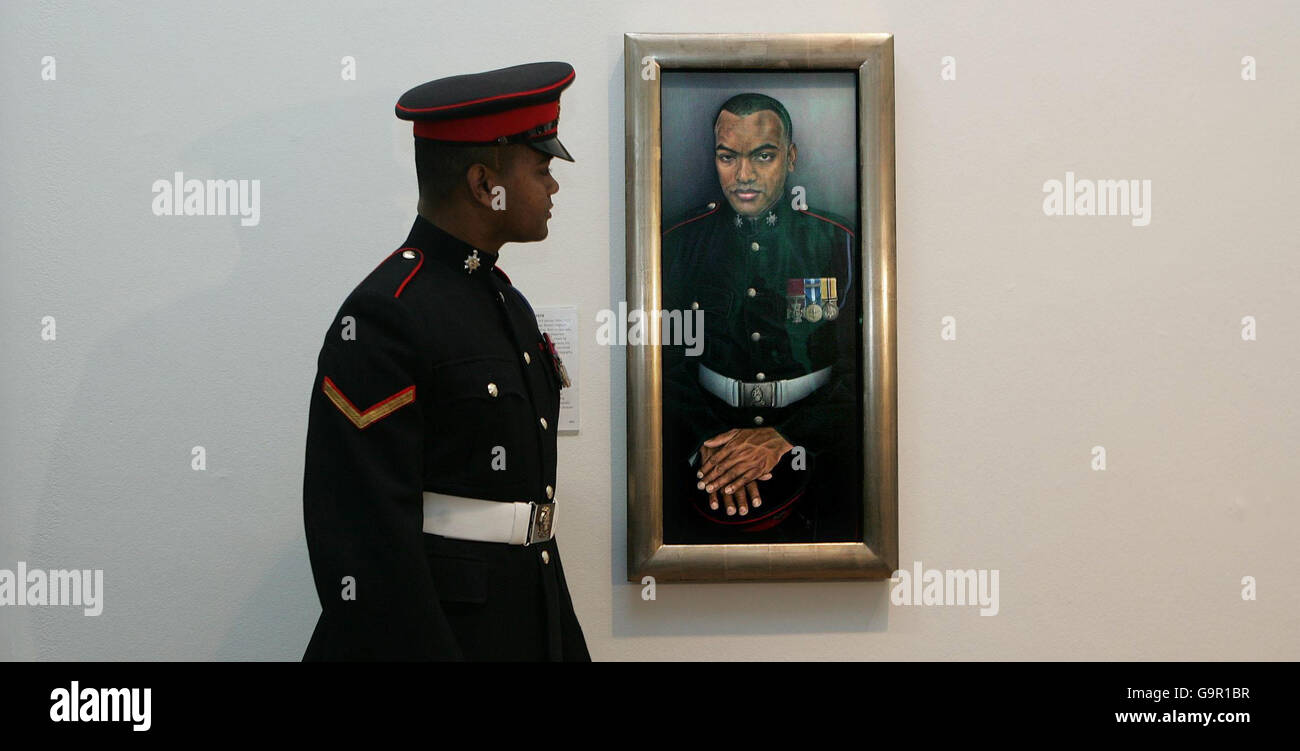 V.C. soldier's portrait unveiled Stock Photo - Alamy