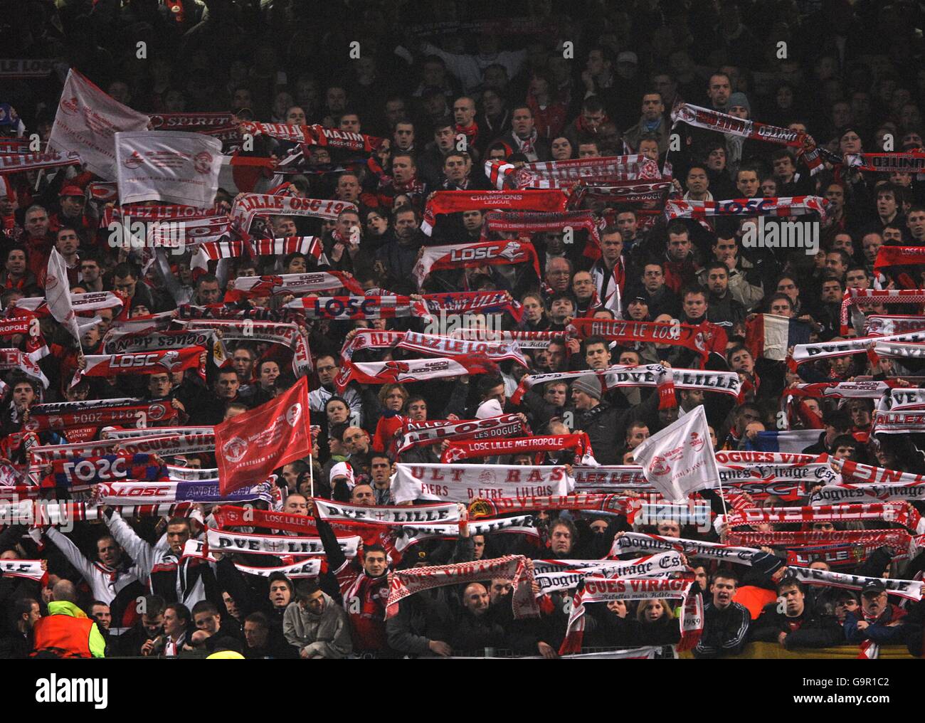 Stade felix bollaert lille fans hi-res stock photography and images - Alamy