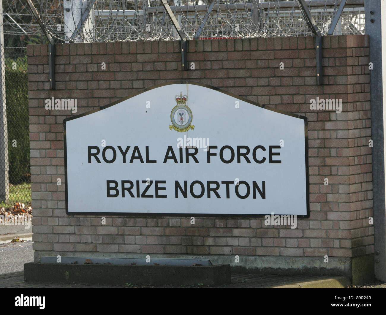 Sign at entrance to RAF Brize Norton in Oxfordshire Stock Photo - Alamy