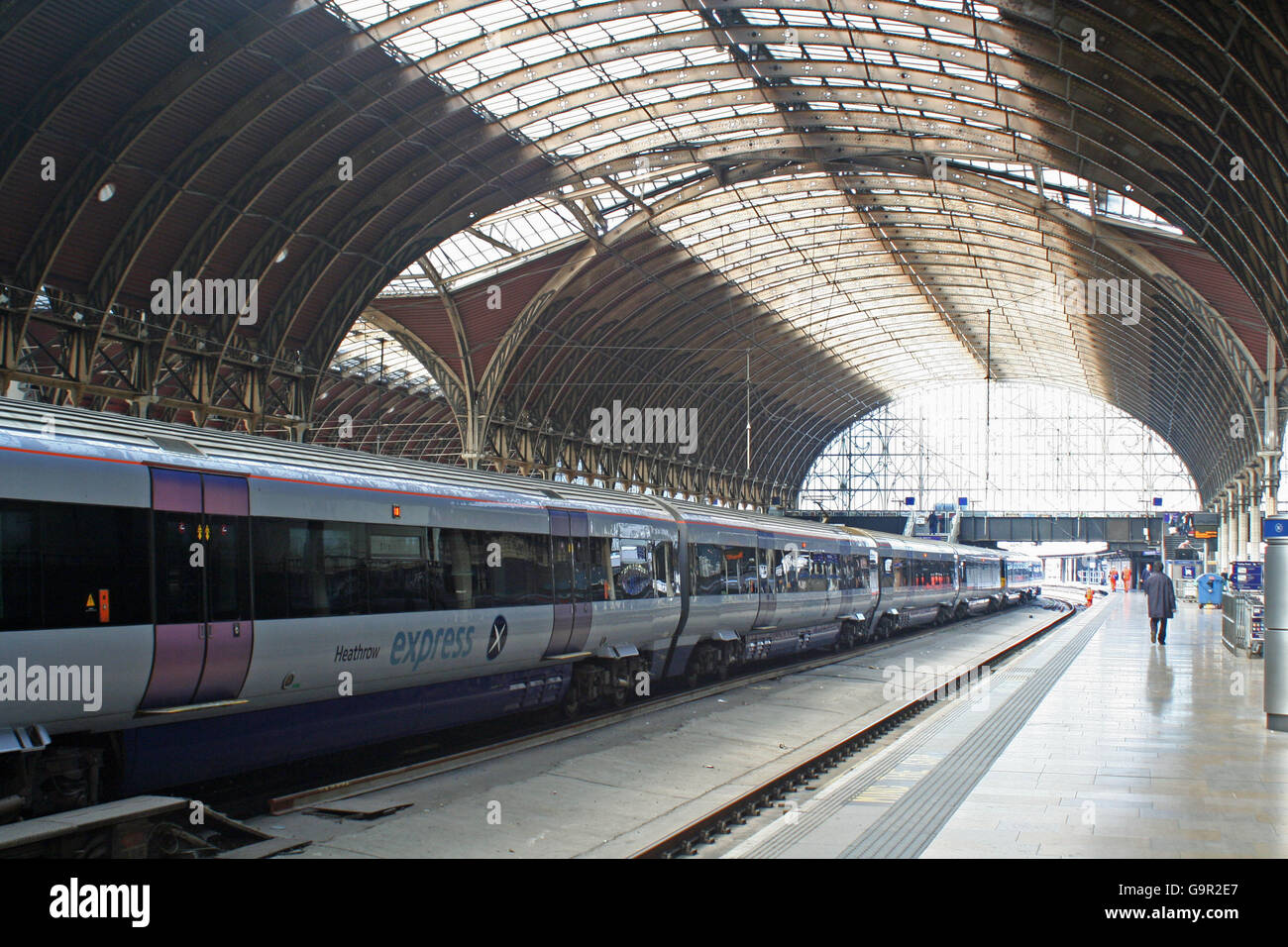 Heathrow Express at Paddington Stock Photo - Alamy